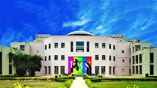 IBS Hyderabad vs ISB Hyderabad