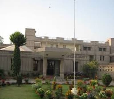 IIT Kanpur Hostel Fees 2025, Facilities, Rooms, Food, Photos