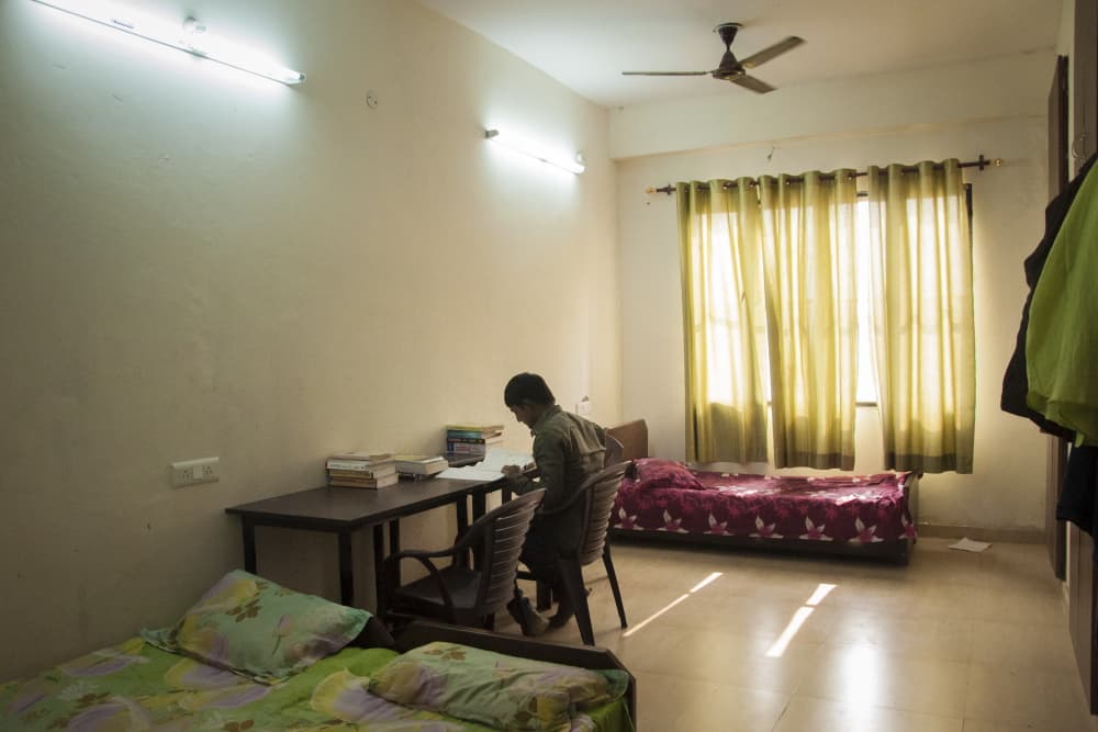 SRMU Hostel Fees 2026, Facilities, Rooms, Food, Photos