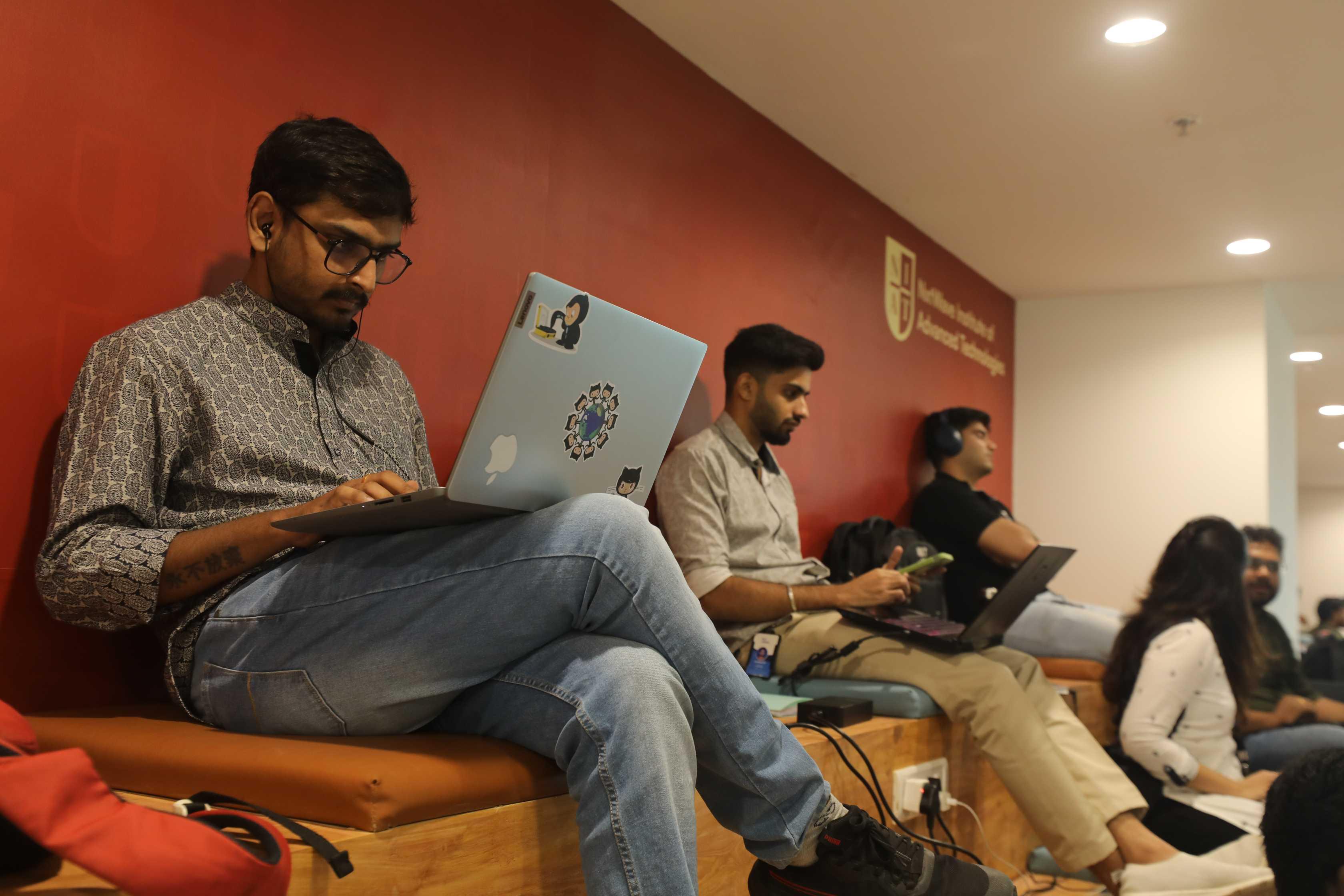 Ajeenkya DY Patil University collaborating with NIAT Gallery