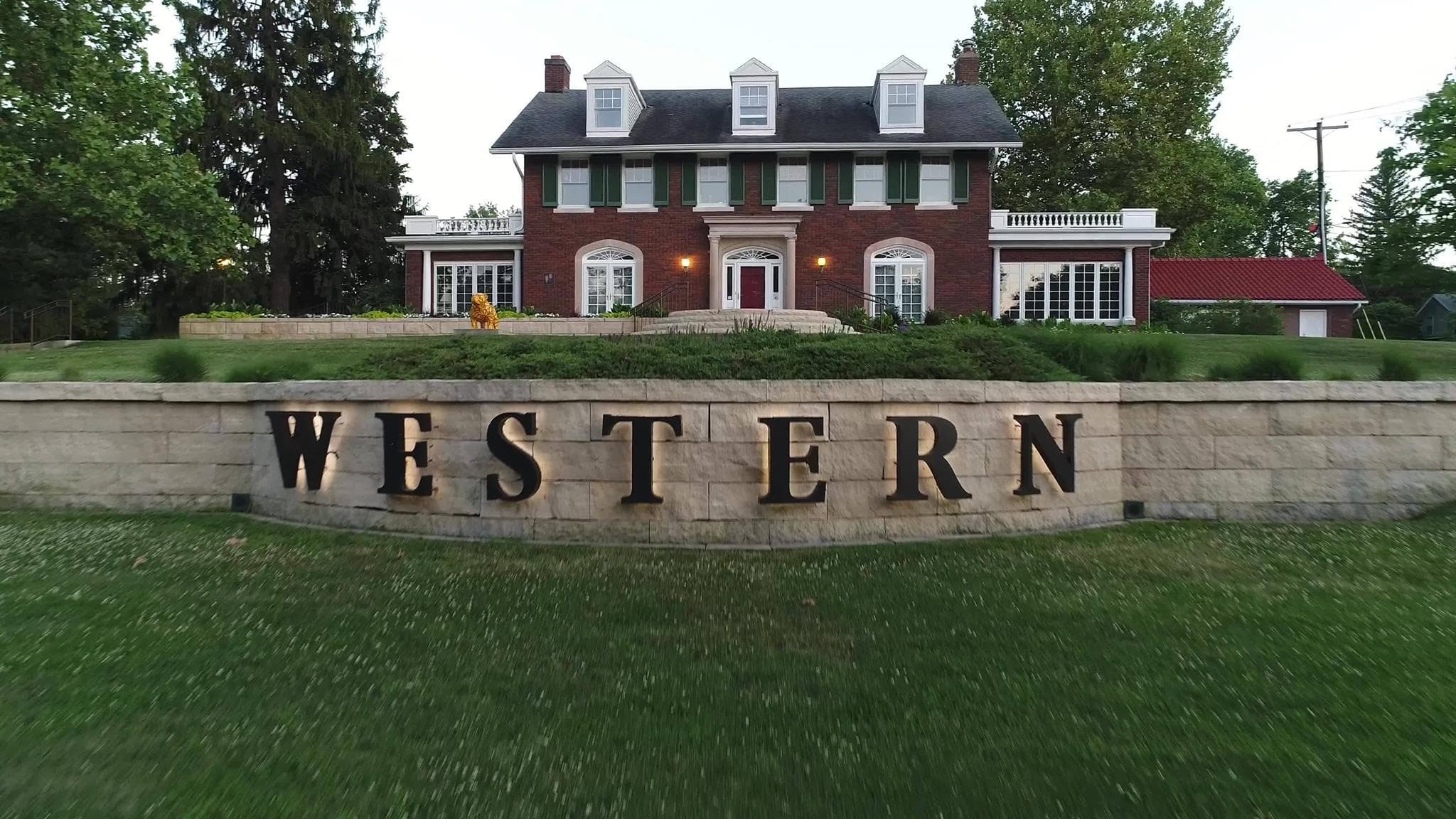 Western Illinois University Admission 2025: Deadline, Acceptance Rate ...