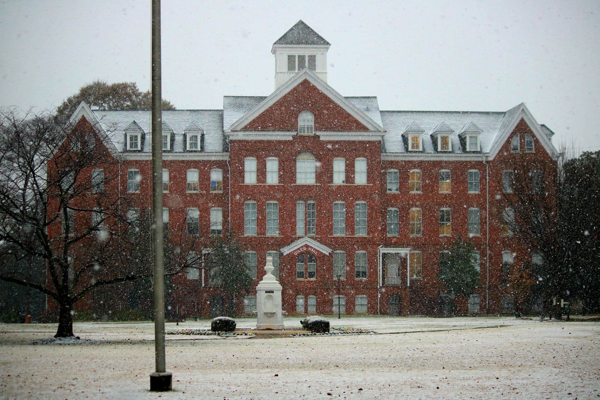 Spelman College Admission: Application Fees, Deadlines, Acceptance Rate ...