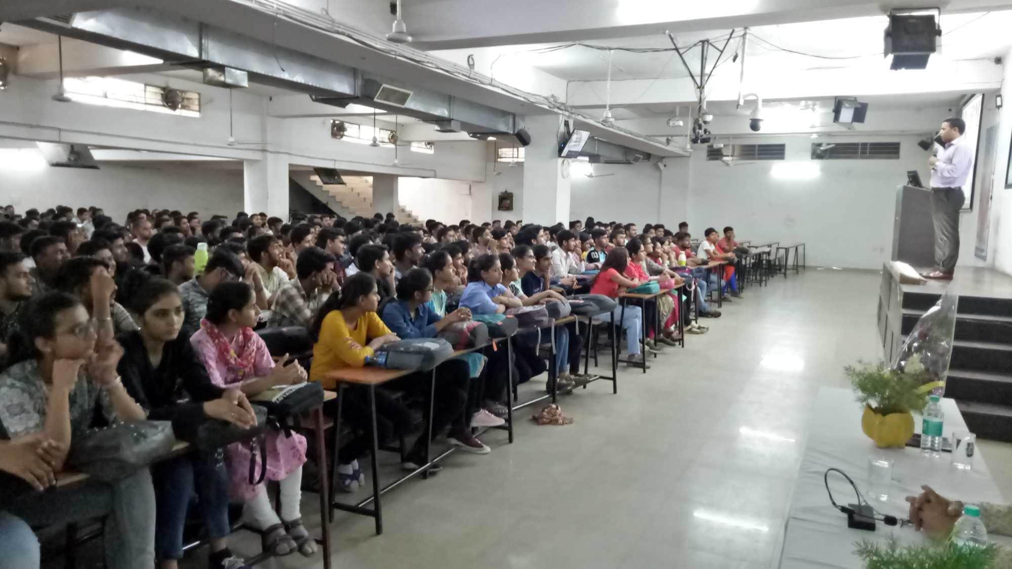 Vipm English Academy, Jaipur: Complete English Module, Online, Offline