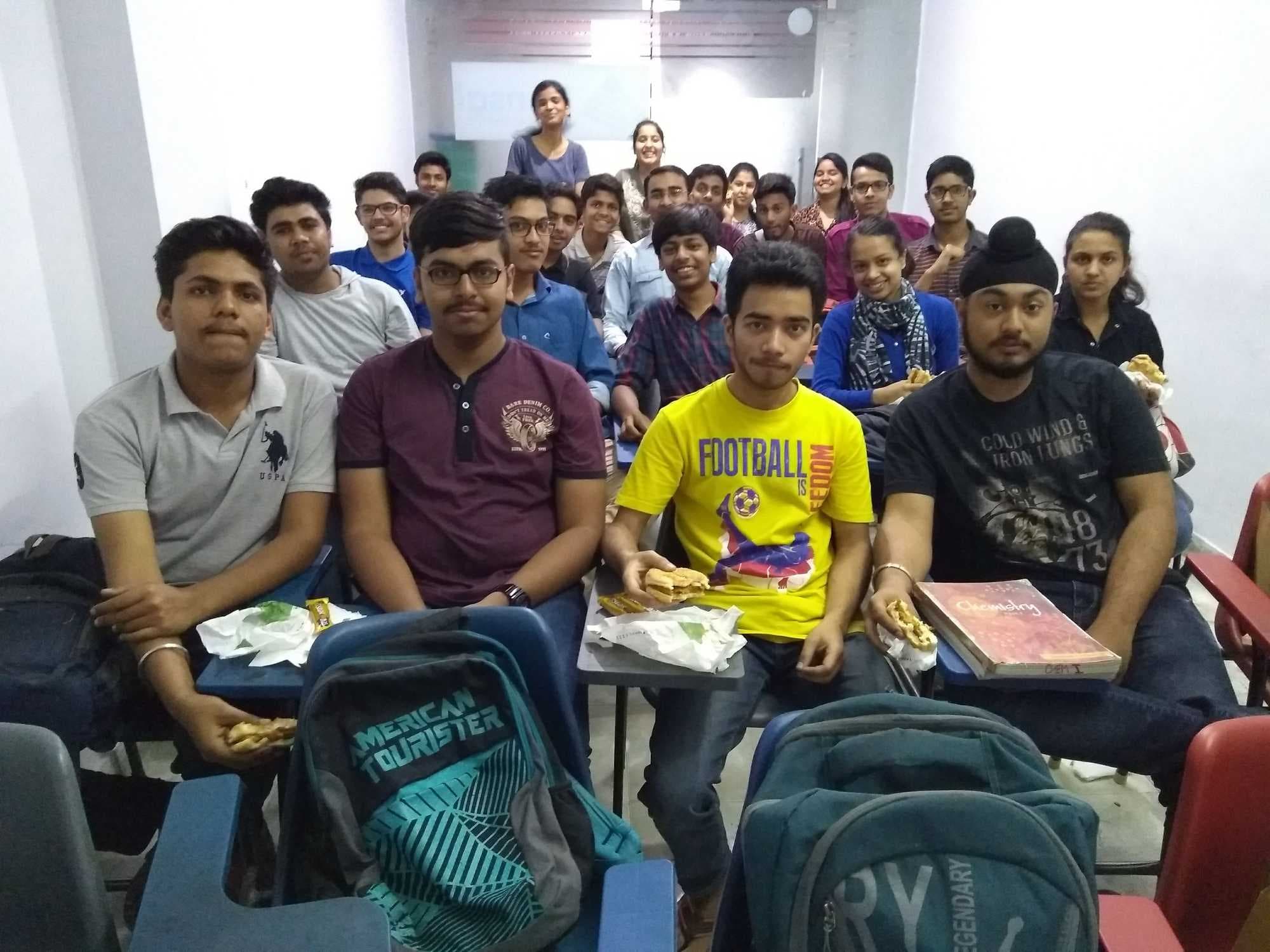 Bansal Classes Delhi, New Delhi: IIT-JEE Course, 11th & 12th Classes