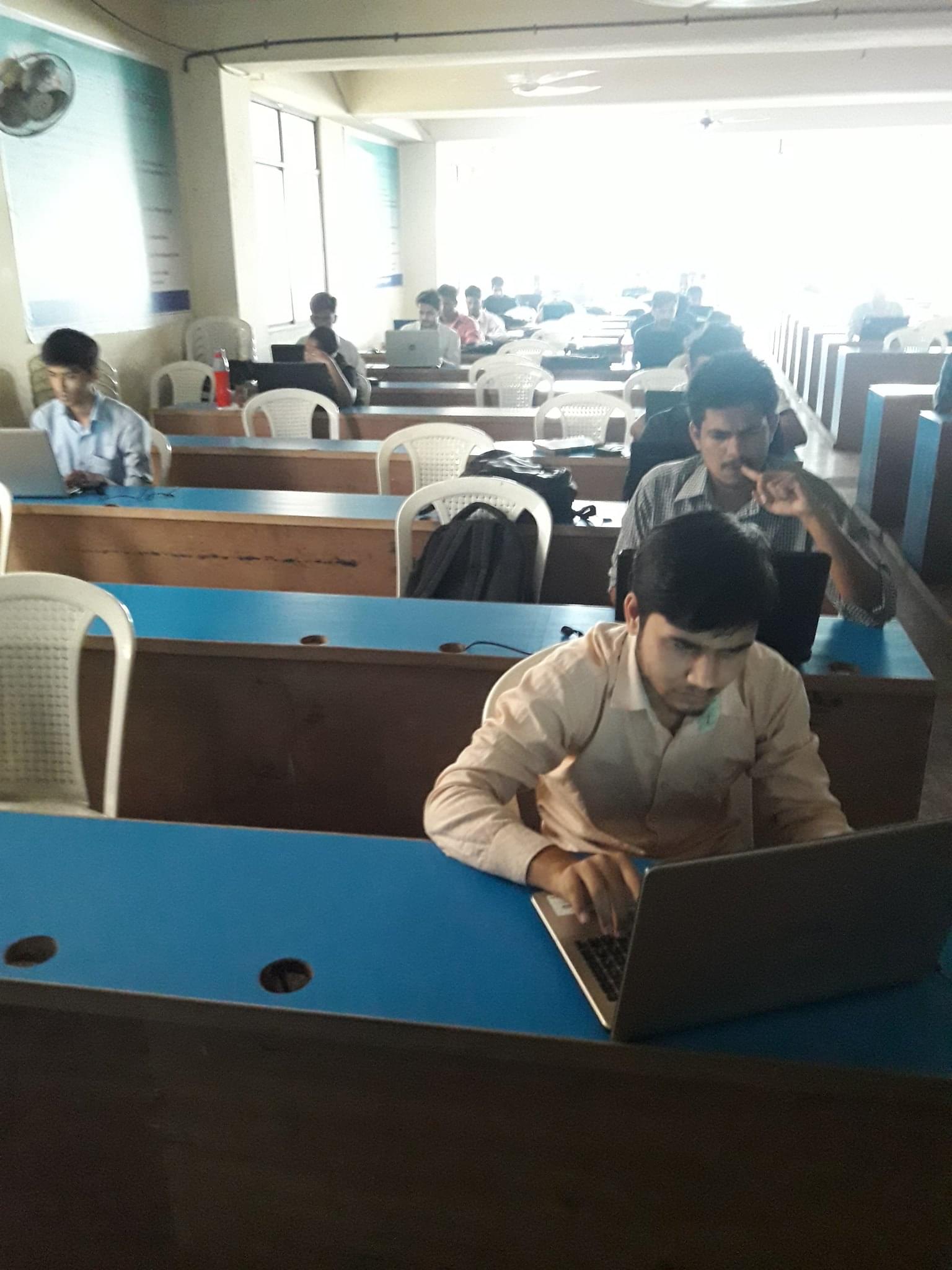 Lara Technologies, Bengaluru: Java Full Stack, Python and ML, Online Class Program