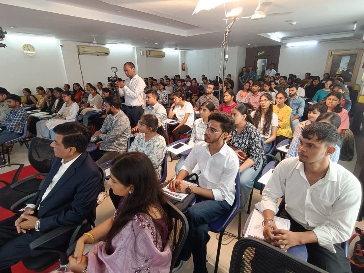 Vajirao IAS Academy Delhi: Fees, Reviews, Address, Contact