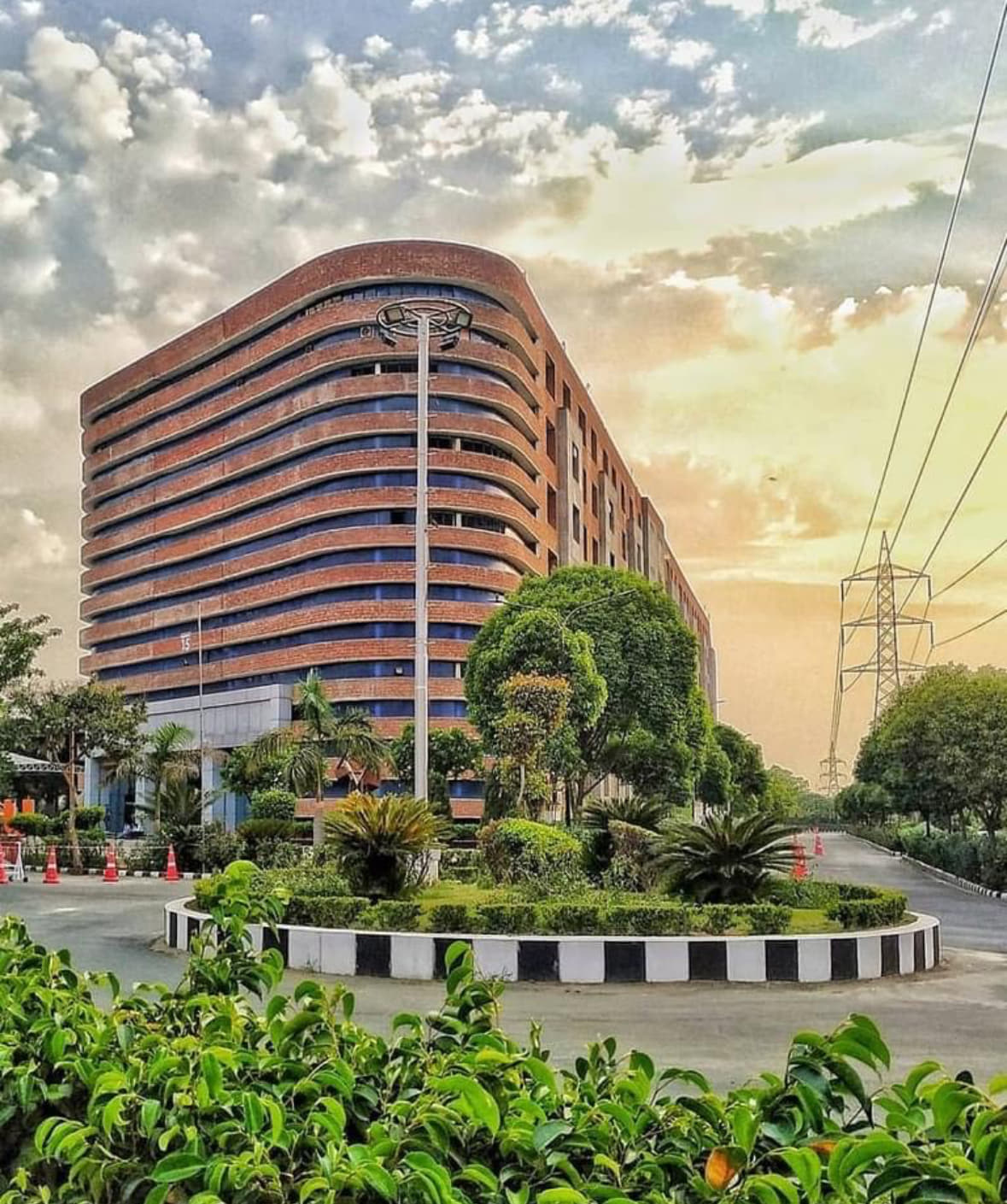 LPU: Admission 2025, Fees, Courses, Ranking, Cutoff, Scholarship, Placement