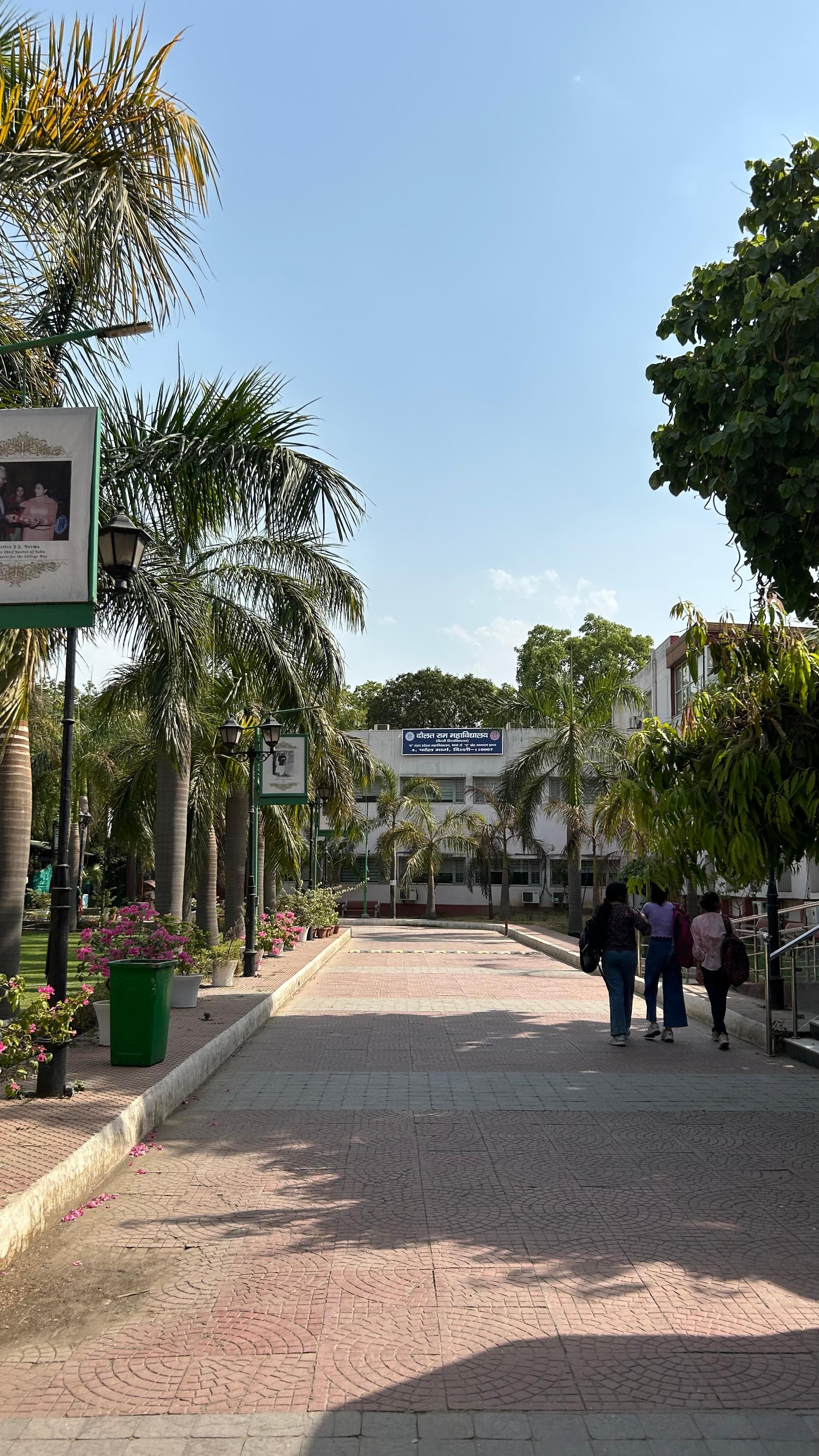 Daulat Ram College B.Com {Hons.} : Fees 2026, Course Duration, Dates ...