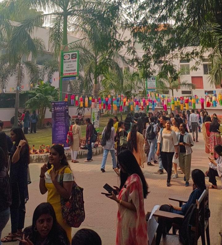 Khyati Mishras Review On Delhi University Du New Delhi 