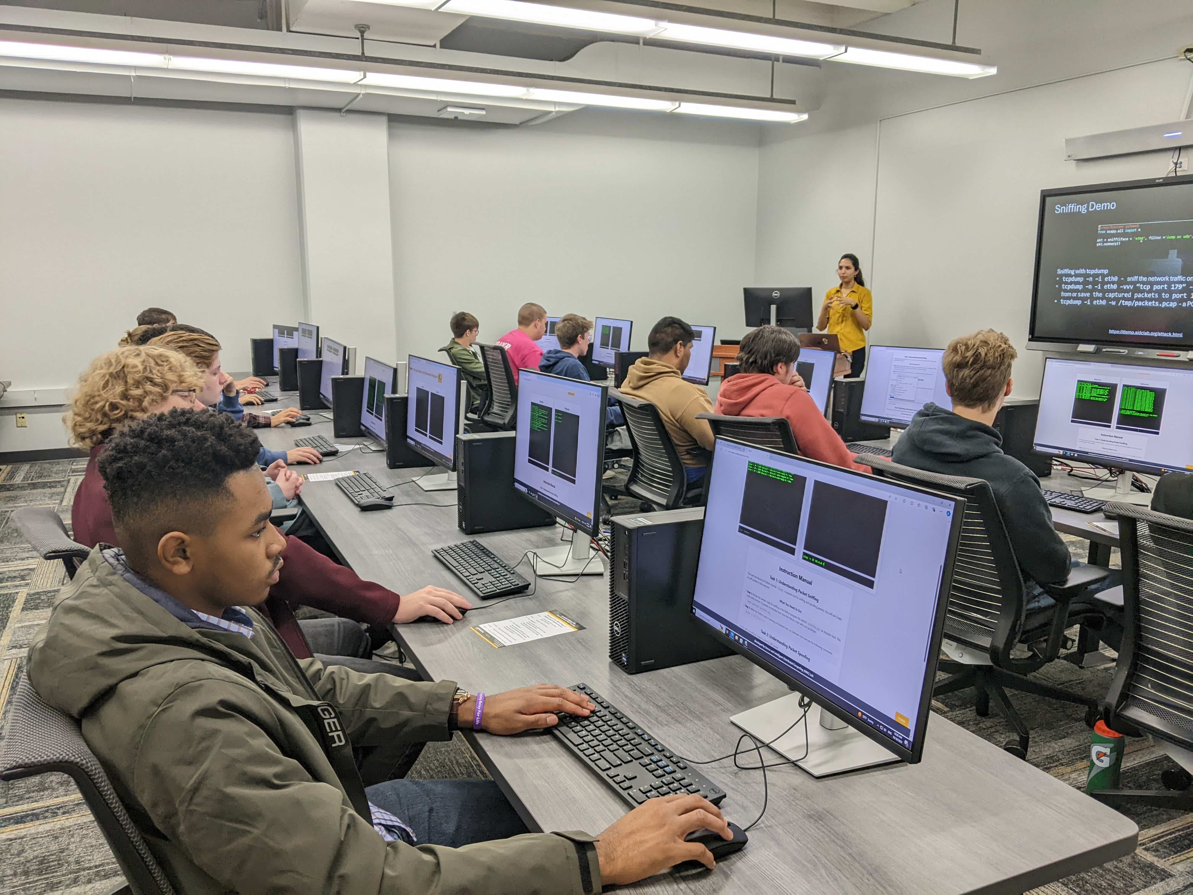 University of Wisconsin-Milwaukee Admissions 2026: Application Deadline ...