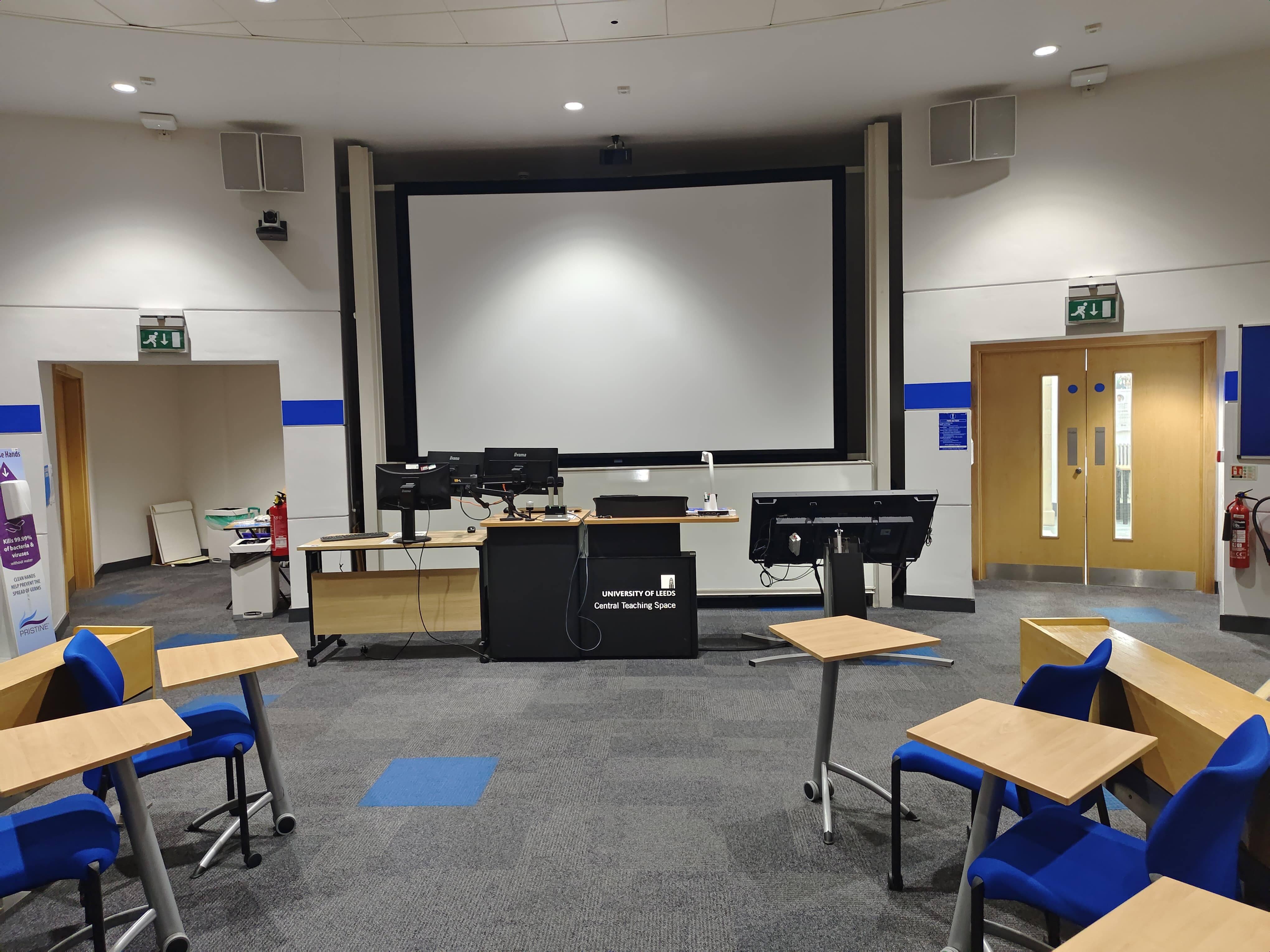 University of Leeds: Acceptance Rate, Courses, 2026 Fees, & Reviews