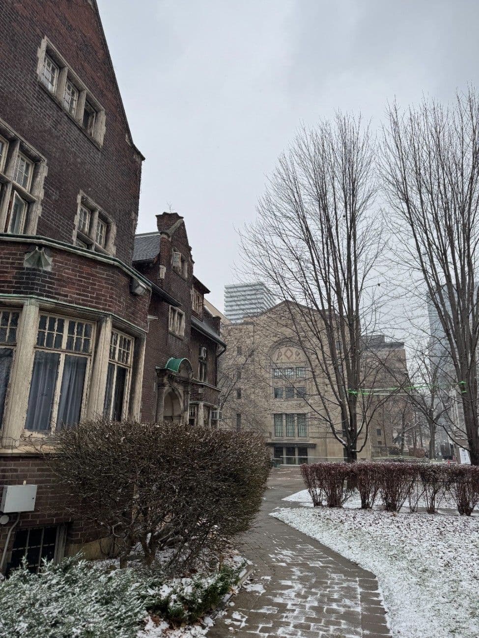 University of Toronto (U of T) Accommodation: Cost, Facilities & Photos