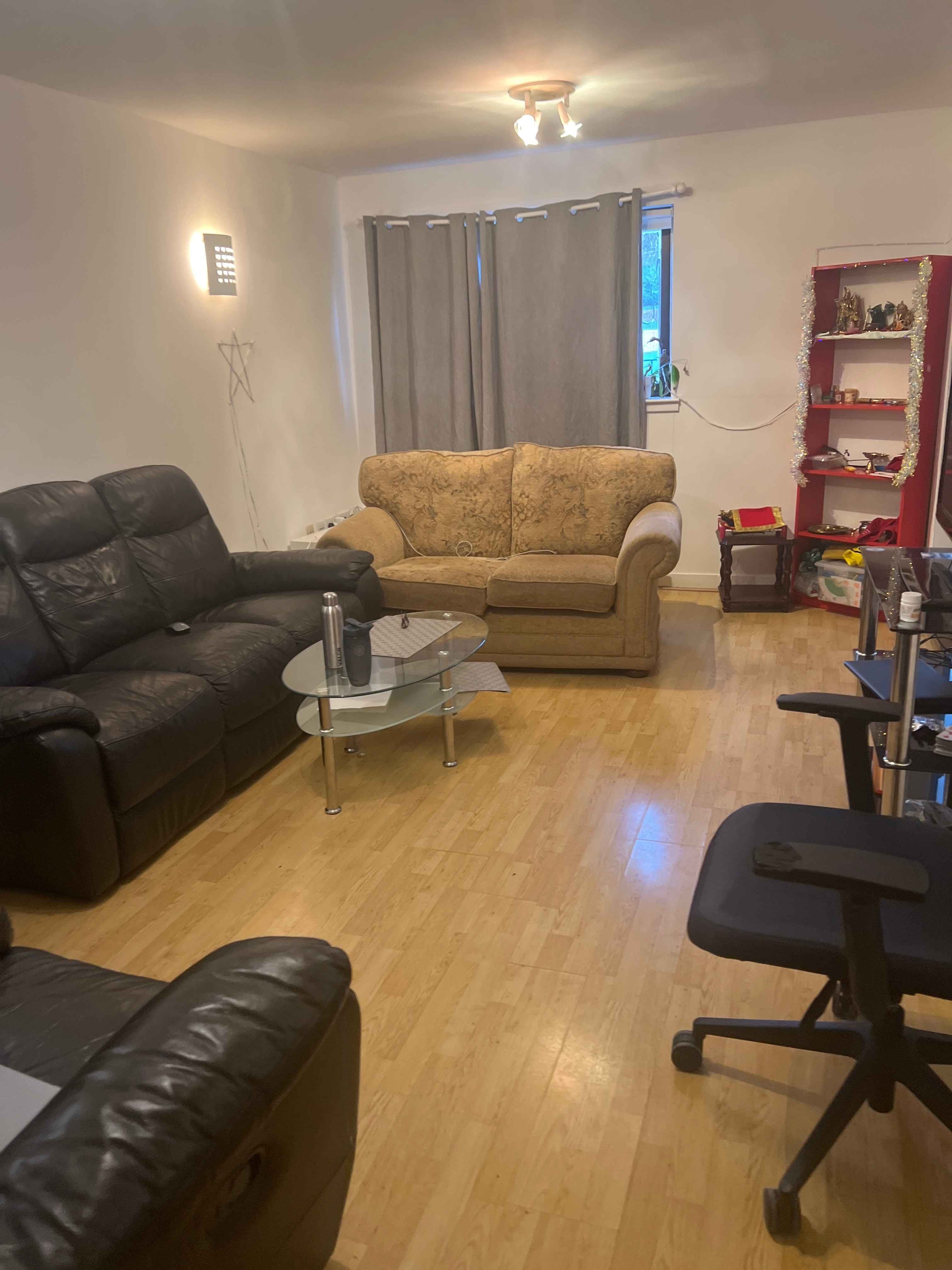 University of Glasgow Accommodation: Cost, Facilities & Photos